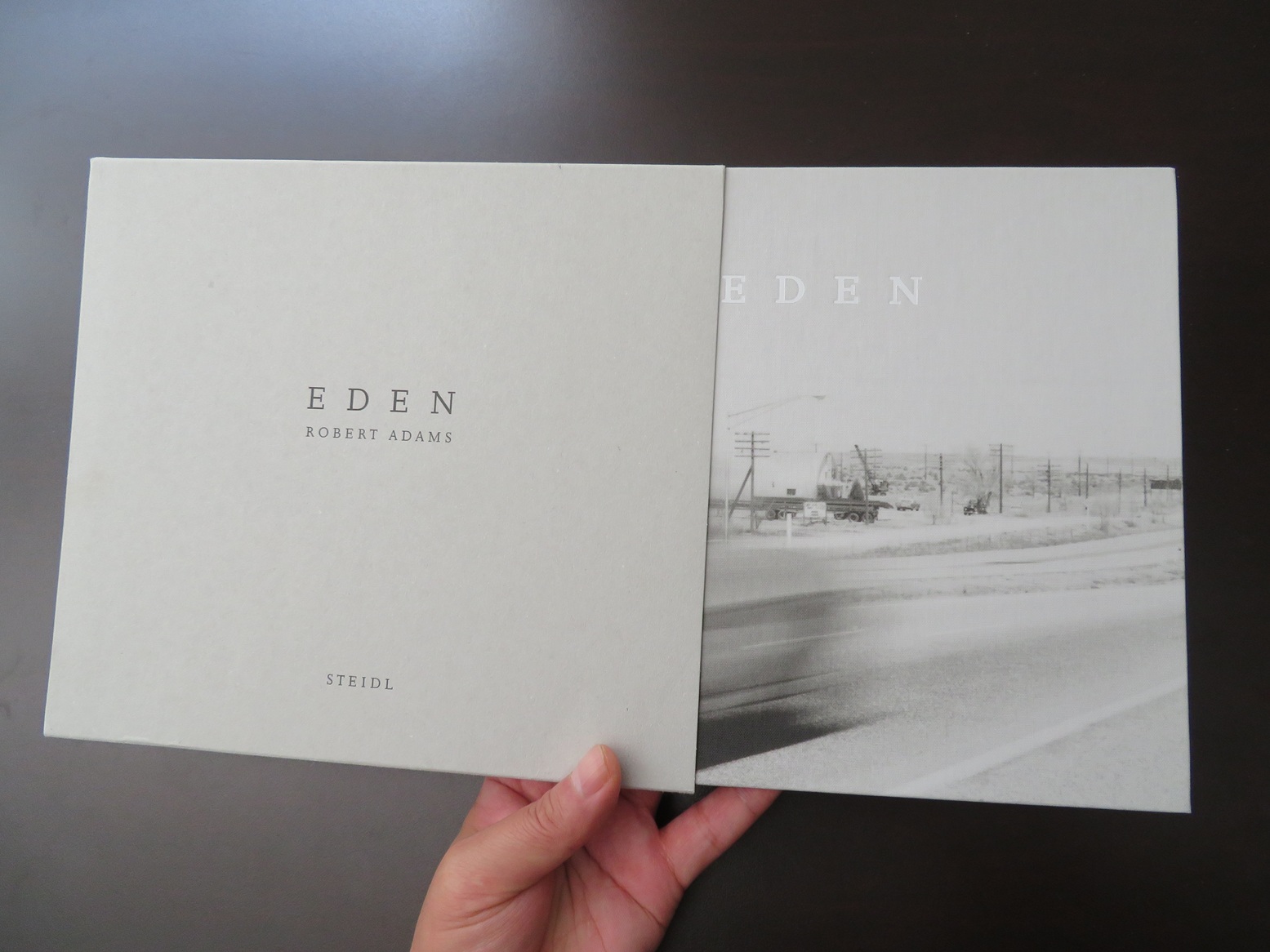 『Eden』：静けさを撮るロバート・アダムスの澄んだまなざし - 荒野の隠れ家